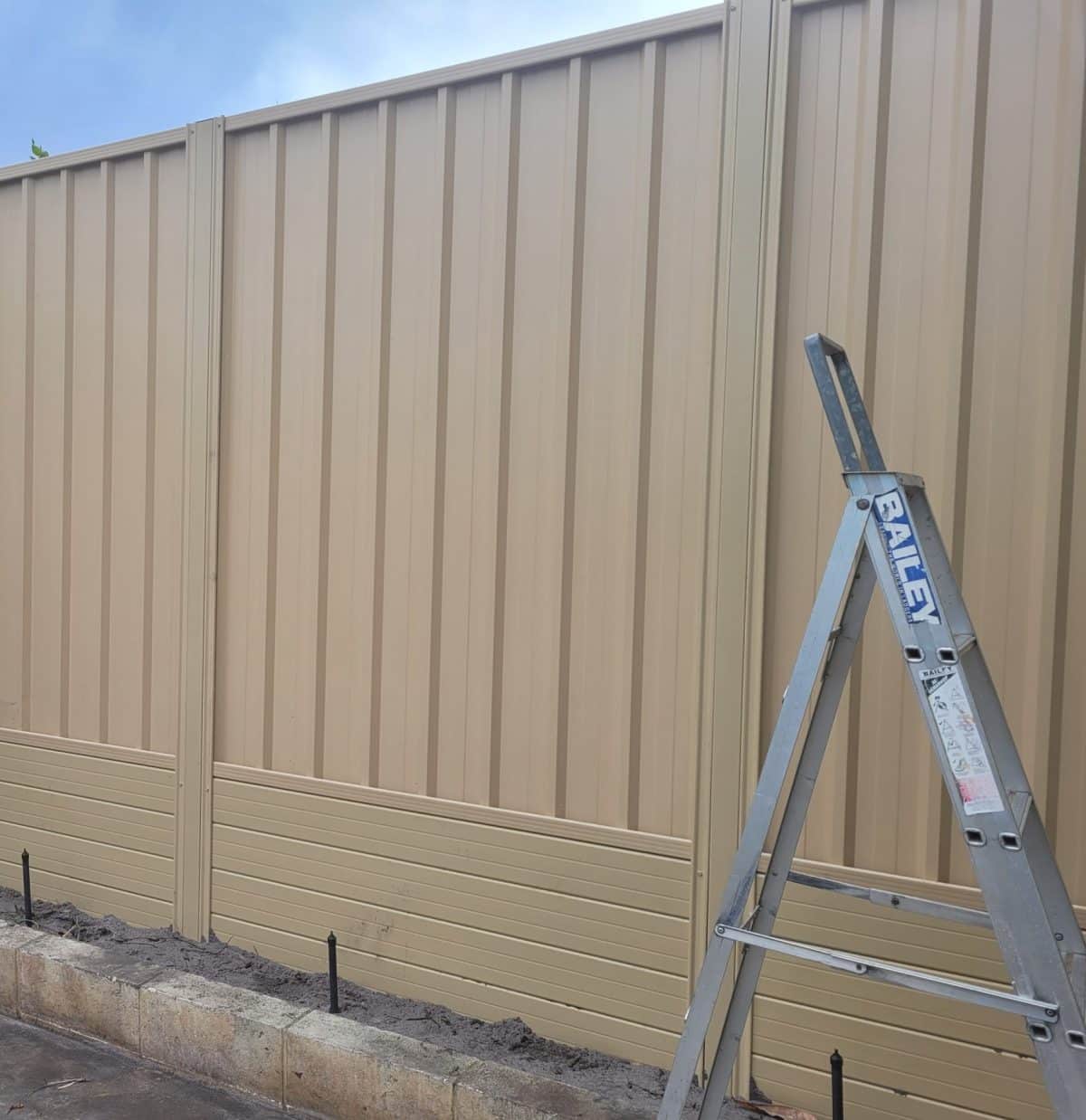 Colorbond Fencing Contractors Perth | Colorbond Fencing Installation ...