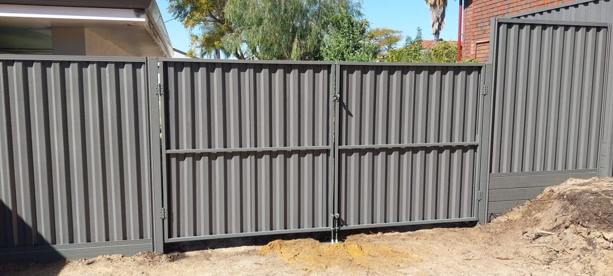 Colorbond Fencing Contractors Perth | Colorbond Fencing Installation ...